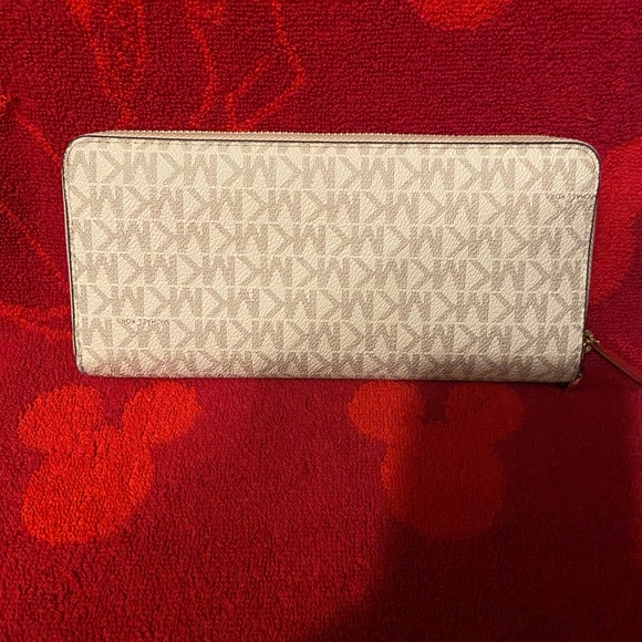 Michael Kors | Bags | Original Michael Kors Extra Large Wallet White ...